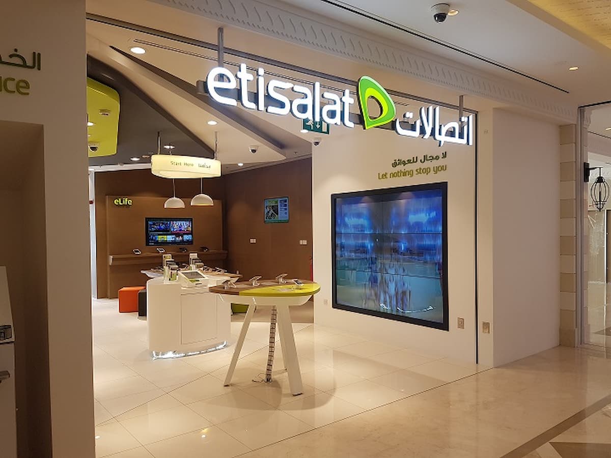 How to Buy UAE SIM Card: Guide for Tourists in 2024